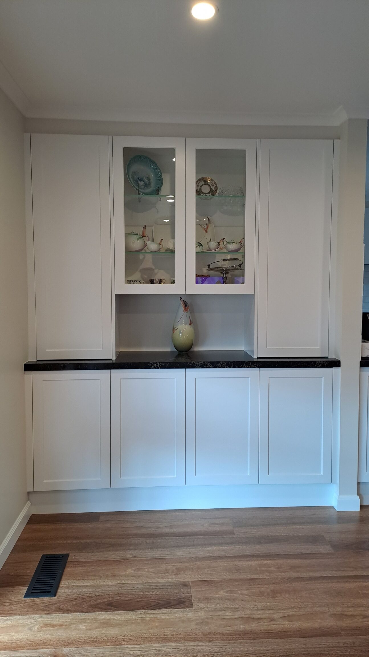 Croydon Hills Modern Kitchen - Direct Kitchens